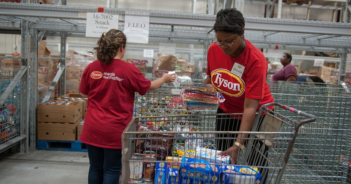 Northwest Arkansas Food Bank accepts $152,000 donation from Tyson Foods ...