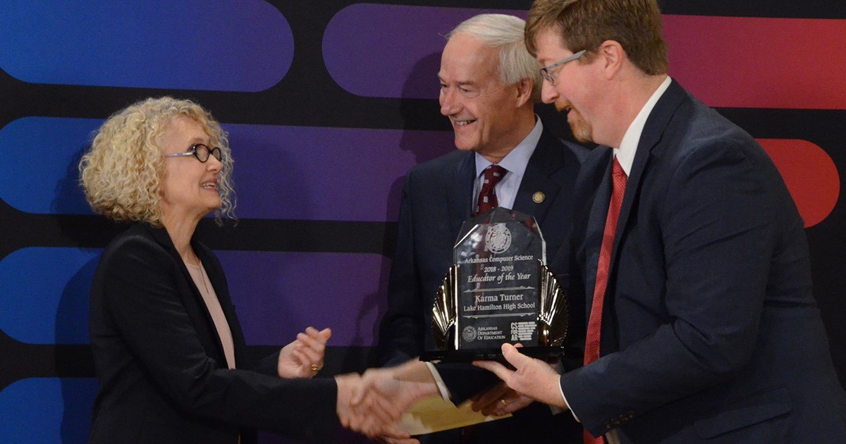 Lake Hamilton teacher wins $15,000 as top computer science educator ...